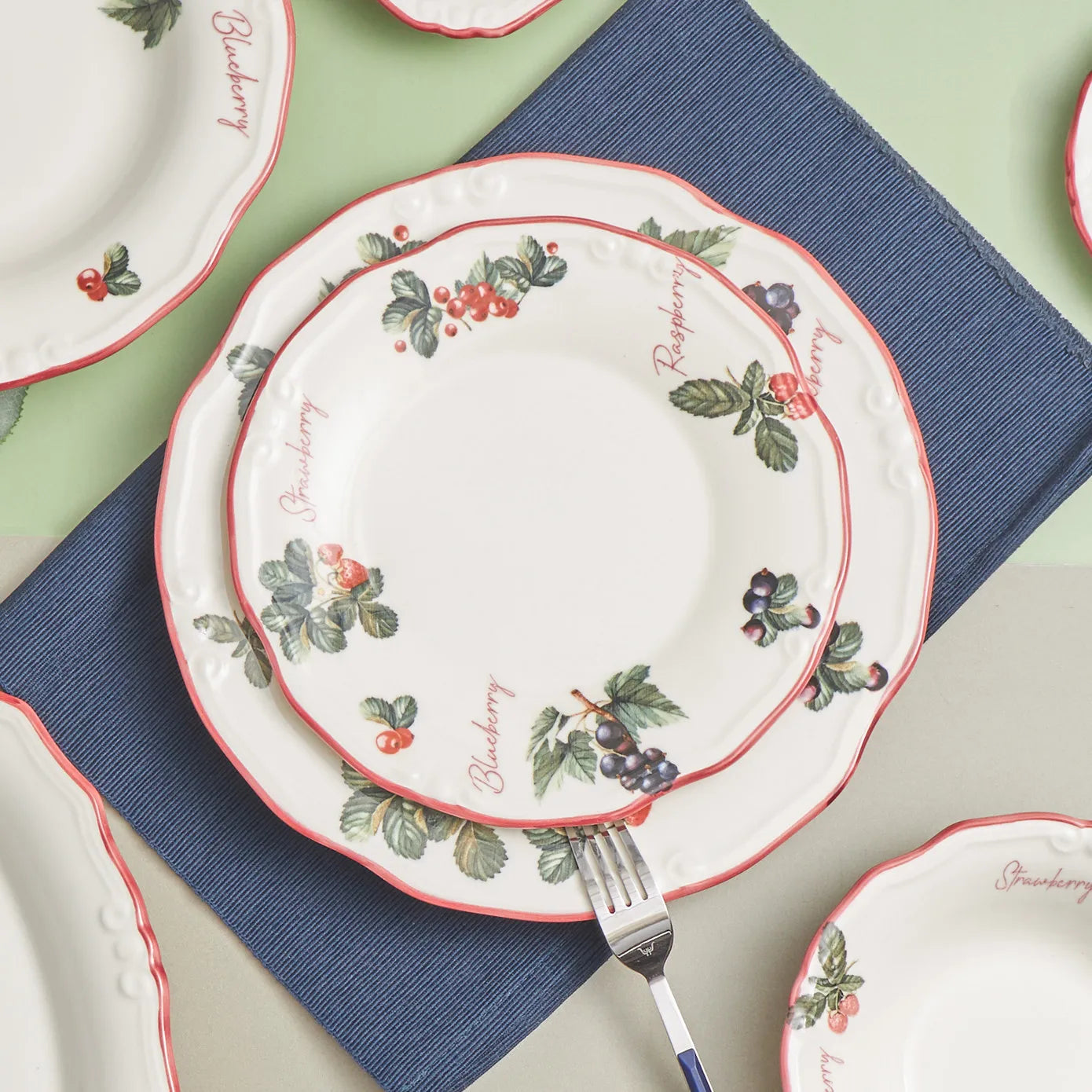 Karaca Cherry Service Plate, 26 cm – Karaca Netherlands